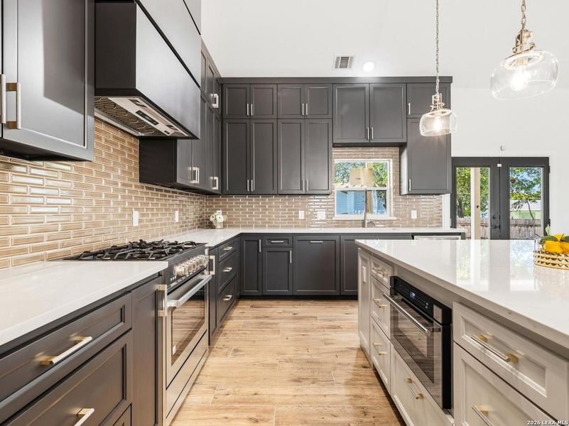 915 Burr Rd, Terrell Hills, TX 78209 - New Construction Home