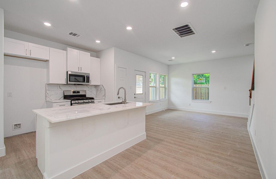 5011 Yellowstone Blvd, Houston, TX 77021 - New Construction Home