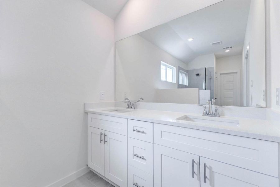 6467 Escondido Dr, Rosharon, TX 77583 - New Construction Home