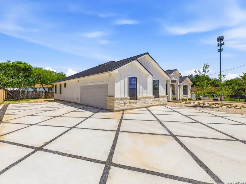 915 Burr Rd, Terrell Hills, TX 78209 - New Construction Home